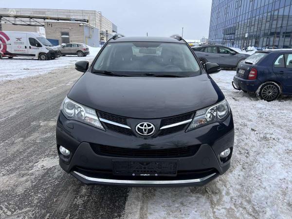 Black Toyota RAV4 2015 in Panevezys, with an engine capacity of 2.00 L and mileage of 316 thousand km for 10500 €, photo 6 on AUTOMOTO.COM.LV