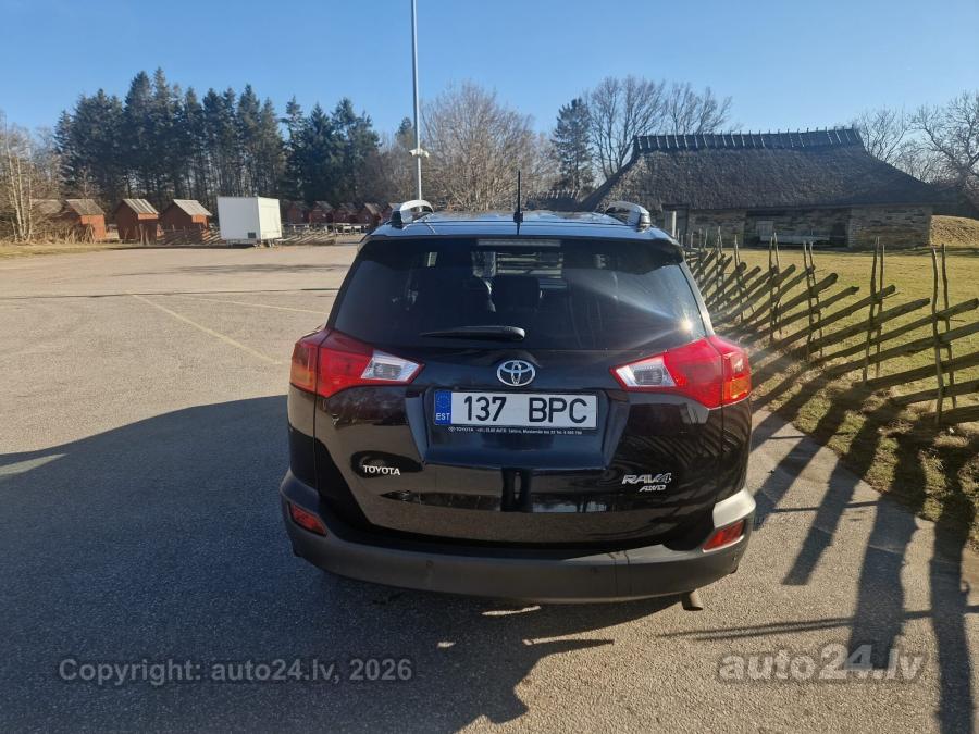Melns Toyota RAV4 2015 Tallina, ar dzinēja tilpumu 2.00 L un nobraukumu 172 tūkst. km par 16000 €, foto 3 vietnē AUTOMOTO.COM.LV