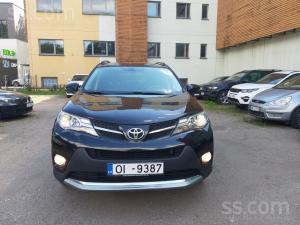 Black Toyota RAV4 2015 in Daugavpils, with an engine capacity of 2.20 L and mileage of 0 thousand km for 11850 €, photo 3 on AUTOMOTO.COM.LV