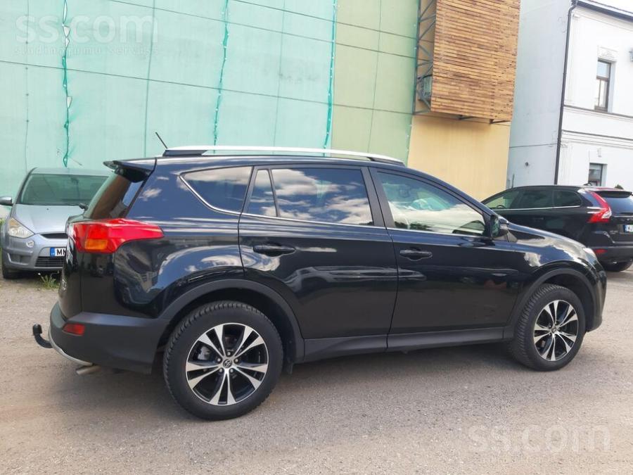 Black Toyota RAV4 2015 in Daugavpils, with an engine capacity of 2.20 L and mileage of 0 thousand km for 11850 €, photo 6 on AUTOMOTO.COM.LV