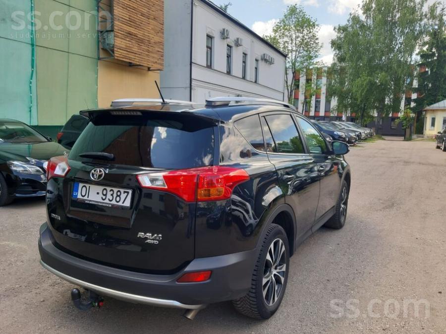 Black Toyota RAV4 2015 in Daugavpils, with an engine capacity of 2.20 L and mileage of 0 thousand km for 11850 €, photo 7 on AUTOMOTO.COM.LV