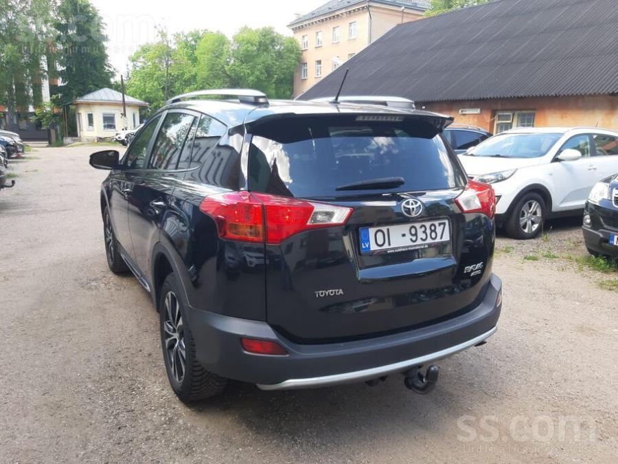 Black Toyota RAV4 2015 in Daugavpils, with an engine capacity of 2.20 L and mileage of 0 thousand km for 11850 €, photo 9 on AUTOMOTO.COM.LV