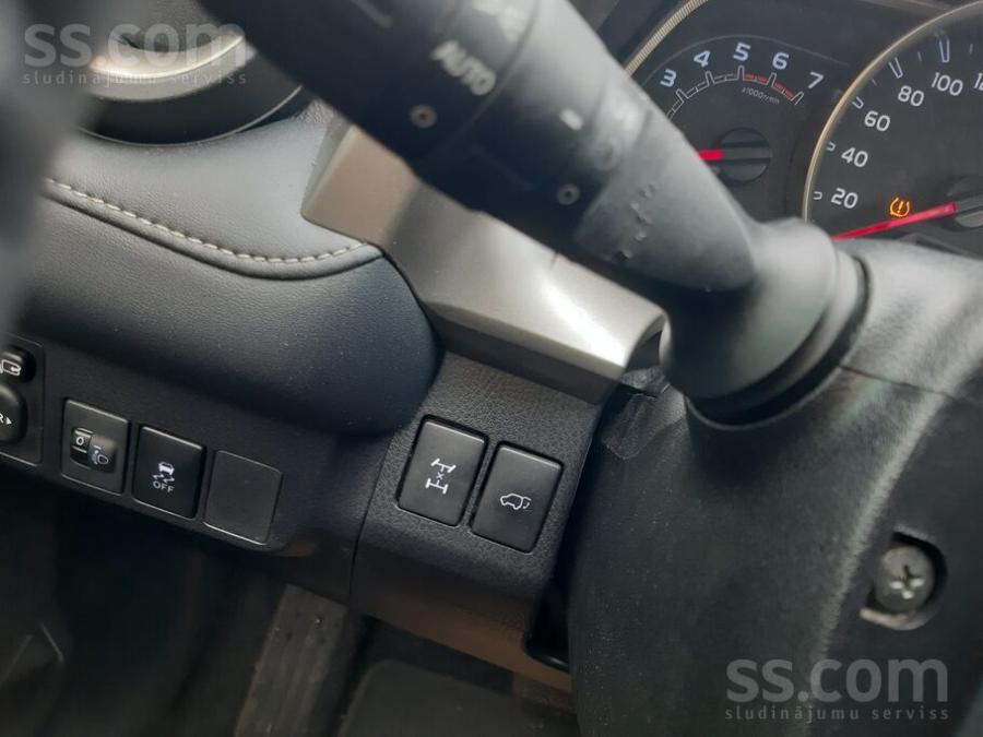 Black Toyota RAV4 2015 in Daugavpils, with an engine capacity of 2.20 L and mileage of 0 thousand km for 11850 €, photo 12 on AUTOMOTO.COM.LV