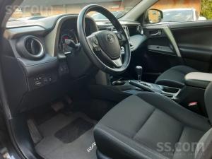 Black Toyota RAV4 2015 in Daugavpils, with an engine capacity of 2.20 L and mileage of 0 thousand km for 11850 €, photo 16 on AUTOMOTO.COM.LV