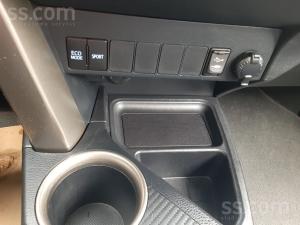 Black Toyota RAV4 2015 in Daugavpils, with an engine capacity of 2.20 L and mileage of 0 thousand km for 11850 €, photo 17 on AUTOMOTO.COM.LV