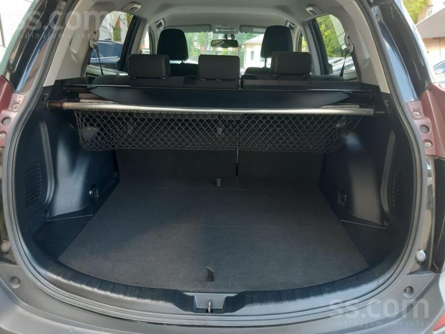 Black Toyota RAV4 2015 in Daugavpils, with an engine capacity of 2.20 L and mileage of 0 thousand km for 11850 €, photo 21 on AUTOMOTO.COM.LV
