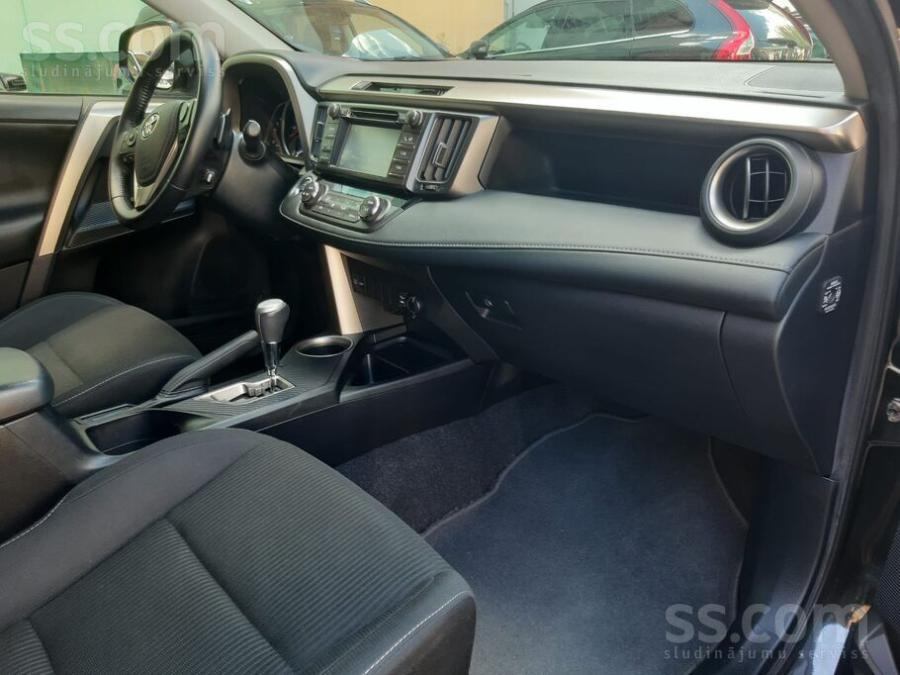 Black Toyota RAV4 2015 in Daugavpils, with an engine capacity of 2.20 L and mileage of 0 thousand km for 11850 €, photo 25 on AUTOMOTO.COM.LV