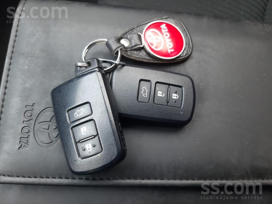 Black Toyota RAV4 2015 in Daugavpils, with an engine capacity of 2.20 L and mileage of 0 thousand km for 11850 €, photo 27 on AUTOMOTO.COM.LV
