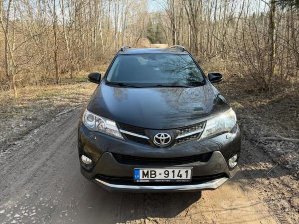 Melns Toyota RAV4 2015 Aizkraukle, ar dzinēja tilpumu 2.00 L un nobraukumu 245 tūkst. km par 10500 €, foto 1 vietnē AUTOMOTO.COM.LV