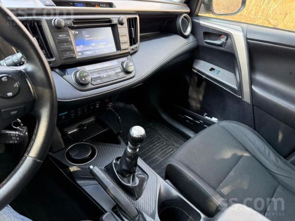 Melns Toyota RAV4 2015 Aizkraukle, ar dzinēja tilpumu 2.00 L un nobraukumu 245 tūkst. km par 10500 €, foto 7 vietnē AUTOMOTO.COM.LV