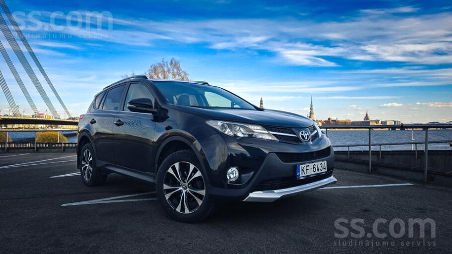 Melns Toyota RAV4 2015 Rīga, ar dzinēja tilpumu 2.20 L un nobraukumu 151 tūkst. km par 14100 €, foto 1 vietnē AUTOMOTO.COM.LV