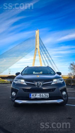 Melns Toyota RAV4 2015 Rīga, ar dzinēja tilpumu 2.20 L un nobraukumu 151 tūkst. km par 14100 €, foto 3 vietnē AUTOMOTO.COM.LV