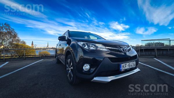 Melns Toyota RAV4 2015 Rīga, ar dzinēja tilpumu 2.20 L un nobraukumu 151 tūkst. km par 14100 €, foto 4 vietnē AUTOMOTO.COM.LV