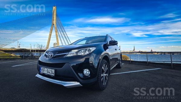 Melns Toyota RAV4 2015 Rīga, ar dzinēja tilpumu 2.20 L un nobraukumu 151 tūkst. km par 14100 €, foto 5 vietnē AUTOMOTO.COM.LV