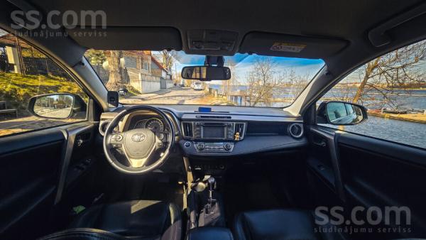 Melns Toyota RAV4 2015 Rīga, ar dzinēja tilpumu 2.20 L un nobraukumu 151 tūkst. km par 14100 €, foto 10 vietnē AUTOMOTO.COM.LV