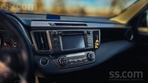 Melns Toyota RAV4 2015 Rīga, ar dzinēja tilpumu 2.20 L un nobraukumu 151 tūkst. km par 14100 €, foto 13 vietnē AUTOMOTO.COM.LV