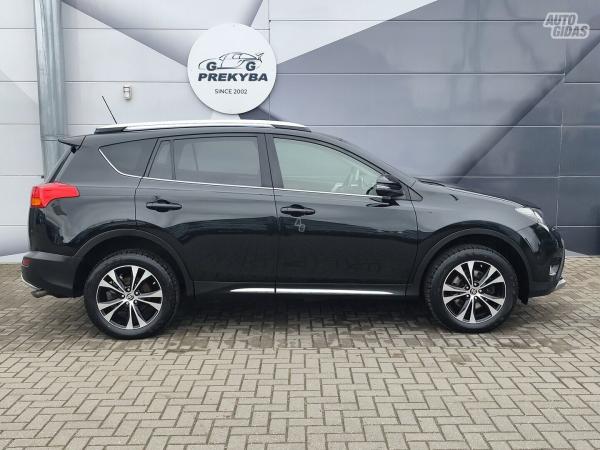 Melns Toyota RAV4 2015 Ramučiai, ar dzinēja tilpumu 2.20 L un nobraukumu 168 tūkst. km par 13950 €, foto 5 vietnē AUTOMOTO.COM.LV