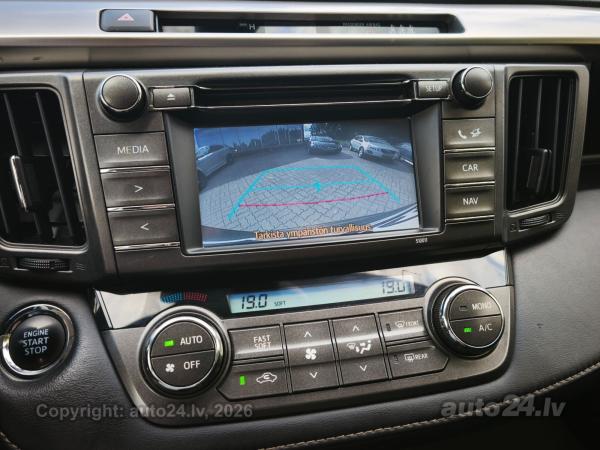 Black Toyota RAV4 2015 in Tartu, with an engine capacity of 2.20 L and mileage of 189 thousand km for 12999 €, photo 4 on AUTOMOTO.COM.LV