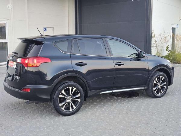 Melns Toyota RAV4 2015 Viļņa, ar dzinēja tilpumu 2.00 L un nobraukumu 171 tūkst. km par 13500 €, foto 6 vietnē AUTOMOTO.COM.LV