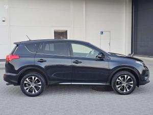 Black Toyota RAV4 2015 in Vilnius, with an engine capacity of 2.00 L and mileage of 171 thousand km for 13500 €, photo 9 on AUTOMOTO.COM.LV