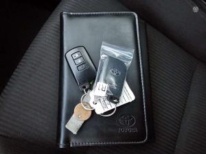 Black Toyota RAV4 2015 in Vilnius, with an engine capacity of 2.00 L and mileage of 171 thousand km for 13500 €, photo 17 on AUTOMOTO.COM.LV