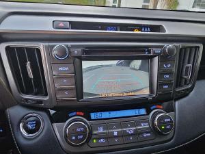 Black Toyota RAV4 2015 in Vilnius, with an engine capacity of 2.00 L and mileage of 171 thousand km for 13500 €, photo 19 on AUTOMOTO.COM.LV