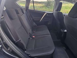 Black Toyota RAV4 2015 in Vilnius, with an engine capacity of 2.00 L and mileage of 171 thousand km for 13500 €, photo 20 on AUTOMOTO.COM.LV