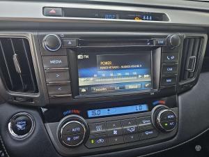 Black Toyota RAV4 2015 in Vilnius, with an engine capacity of 2.00 L and mileage of 171 thousand km for 13500 €, photo 23 on AUTOMOTO.COM.LV
