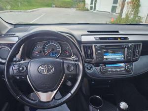 Black Toyota RAV4 2015 in Vilnius, with an engine capacity of 2.00 L and mileage of 171 thousand km for 13500 €, photo 24 on AUTOMOTO.COM.LV