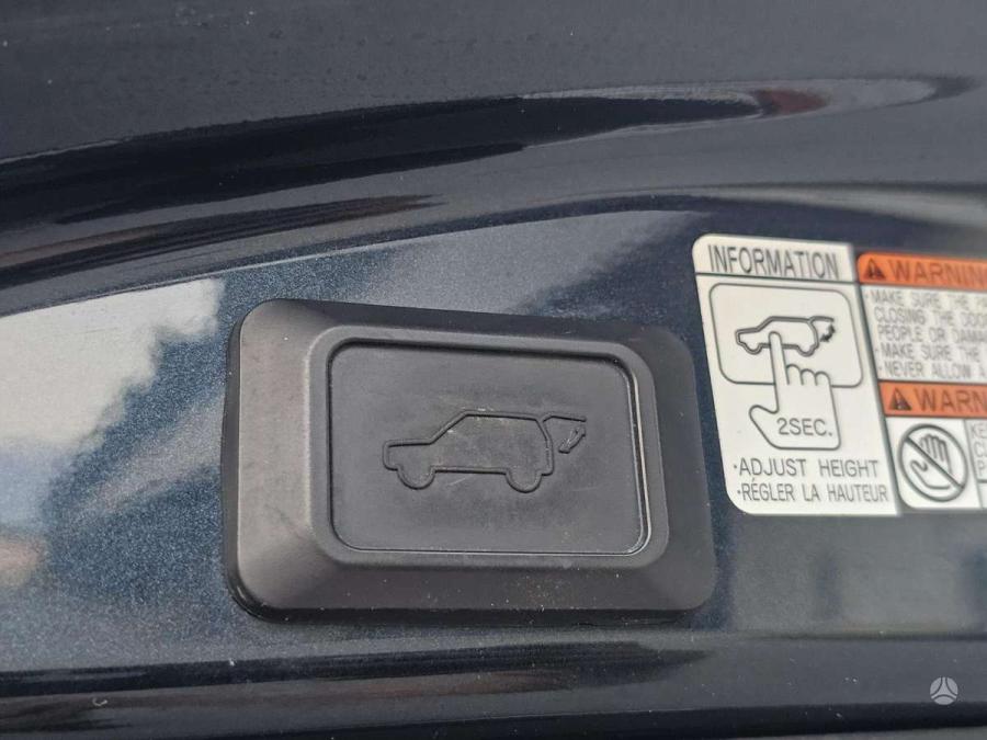 Black Toyota RAV4 2015 in Vilnius, with an engine capacity of 2.00 L and mileage of 171 thousand km for 13500 €, photo 25 on AUTOMOTO.COM.LV