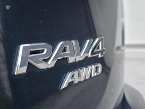 Black Toyota RAV4 2015 in Vilnius, with an engine capacity of 2.00 L and mileage of 171 thousand km for 13500 €, photo 27 on AUTOMOTO.COM.LV