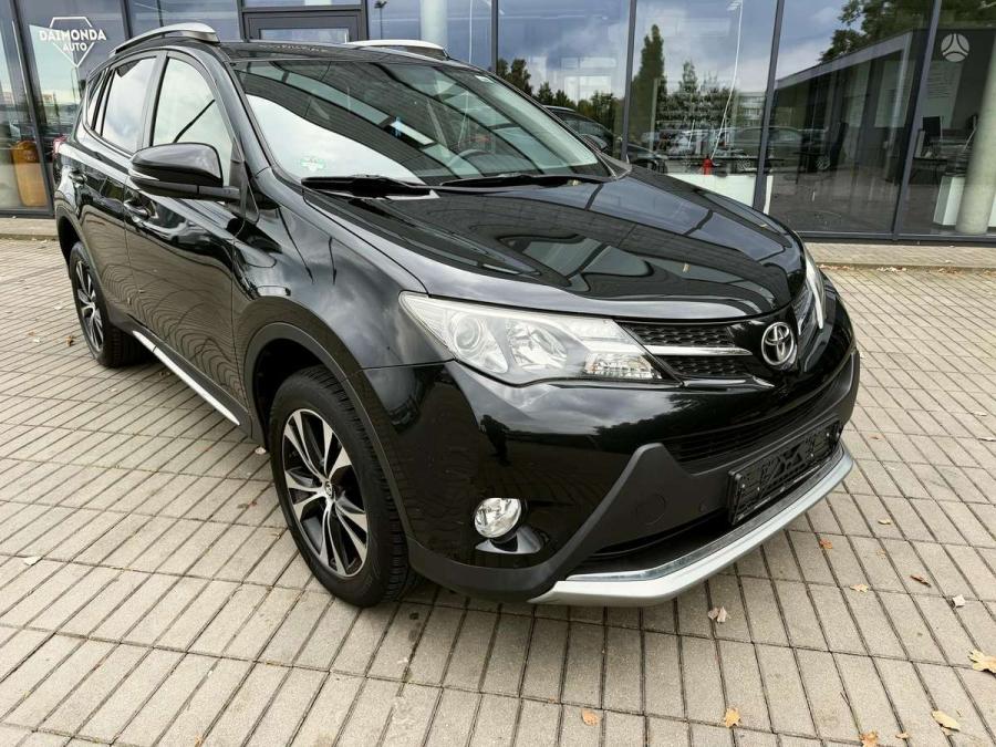 Melns Toyota RAV4 2015 Kauņa, ar dzinēja tilpumu 2.23 L un nobraukumu 127 tūkst. km par 14300 €, foto 3 vietnē AUTOMOTO.COM.LV