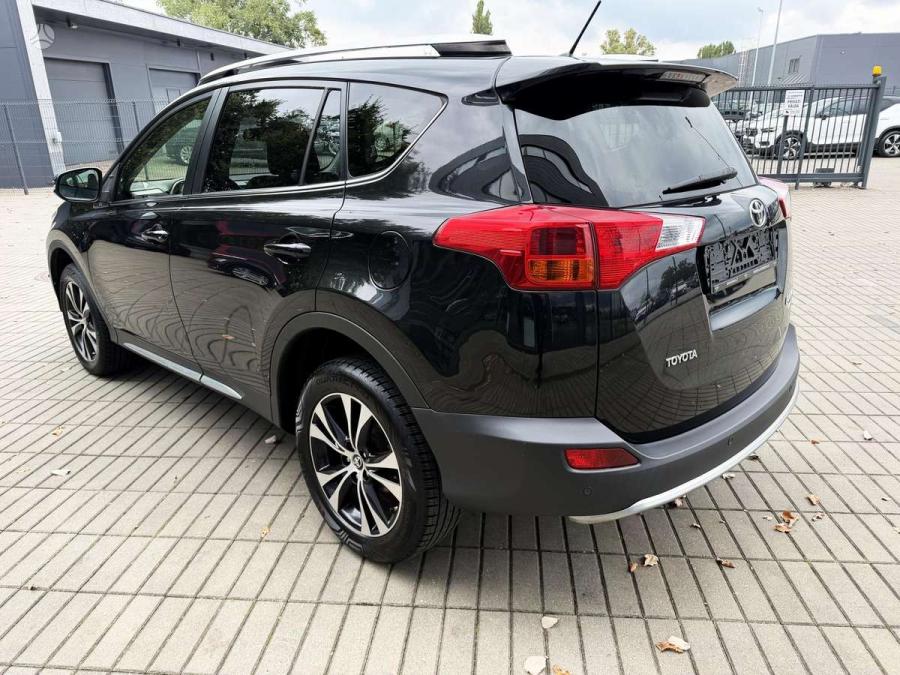 Melns Toyota RAV4 2015 Kauņa, ar dzinēja tilpumu 2.23 L un nobraukumu 127 tūkst. km par 14300 €, foto 5 vietnē AUTOMOTO.COM.LV
