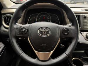 Melns Toyota RAV4 2015 Kauņa, ar dzinēja tilpumu 2.23 L un nobraukumu 127 tūkst. km par 14300 €, foto 7 vietnē AUTOMOTO.COM.LV