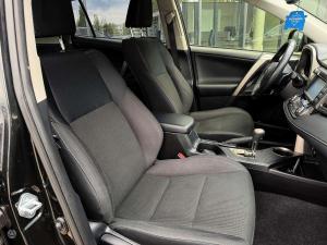 Melns Toyota RAV4 2015 Kauņa, ar dzinēja tilpumu 2.23 L un nobraukumu 127 tūkst. km par 14300 €, foto 12 vietnē AUTOMOTO.COM.LV