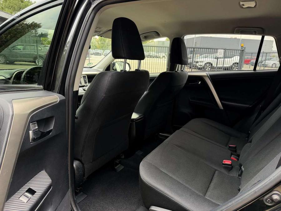 Melns Toyota RAV4 2015 Kauņa, ar dzinēja tilpumu 2.23 L un nobraukumu 127 tūkst. km par 14300 €, foto 15 vietnē AUTOMOTO.COM.LV