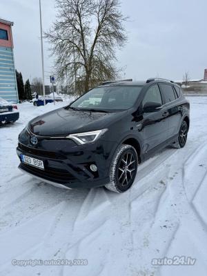 Melns Toyota RAV4 2016 Tallina, ar dzinēja tilpumu 2.50 L un nobraukumu 108 tūkst. km par 16900 €, foto  vietnē AUTOMOTO.COM.LV