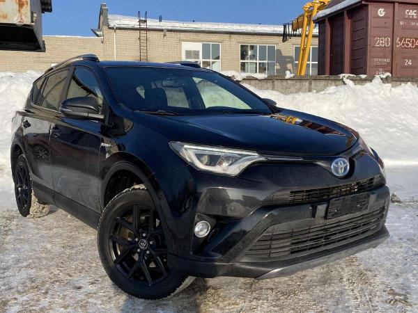 Black Toyota RAV4 2016 in Vilnius, with an engine capacity of 2.49 L and mileage of 124 thousand km for 17000 €, photo 6 on AUTOMOTO.COM.LV