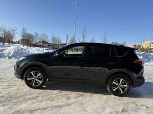 Black Toyota RAV4 2016 in Siauliai, with an engine capacity of 2.00 L and mileage of 164 thousand km for 12400 €, photo 8 on AUTOMOTO.COM.LV