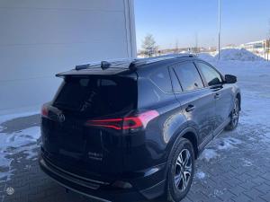 Melns Toyota RAV4 2016 Viļņa, ar dzinēja tilpumu 2.50 L un nobraukumu 200 tūkst. km par 14999 €, foto 6 vietnē AUTOMOTO.COM.LV