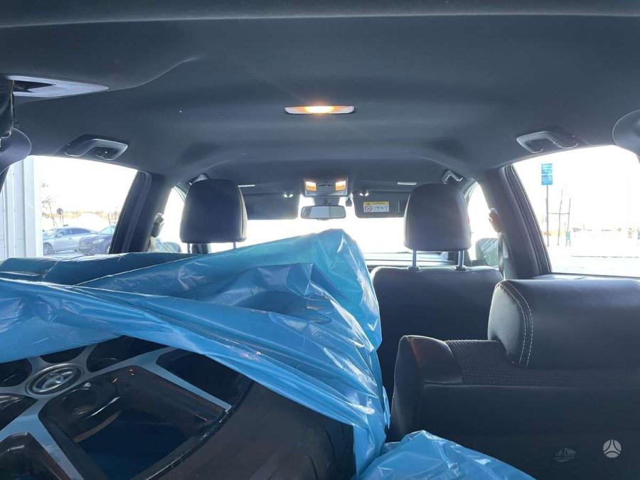 Melns Toyota RAV4 2016 Viļņa, ar dzinēja tilpumu 2.50 L un nobraukumu 200 tūkst. km par 14999 €, foto 10 vietnē AUTOMOTO.COM.LV