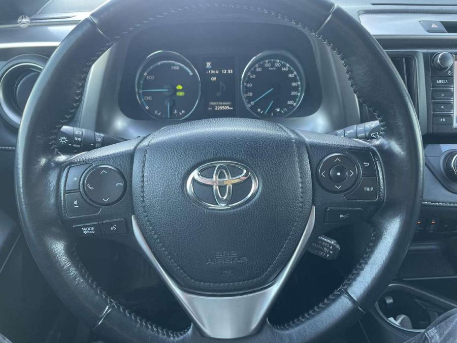 Melns Toyota RAV4 2016 Viļņa, ar dzinēja tilpumu 2.50 L un nobraukumu 200 tūkst. km par 14999 €, foto 31 vietnē AUTOMOTO.COM.LV