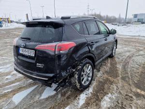 Black Toyota RAV4 2016 in Kaunas, with an engine capacity of 2.49 L and mileage of 197 thousand km for 10600 €, photo 5 on AUTOMOTO.COM.LV
