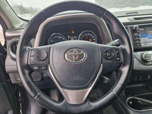 Black Toyota RAV4 2016 in Kaunas, with an engine capacity of 2.49 L and mileage of 197 thousand km for 10600 €, photo 21 on AUTOMOTO.COM.LV