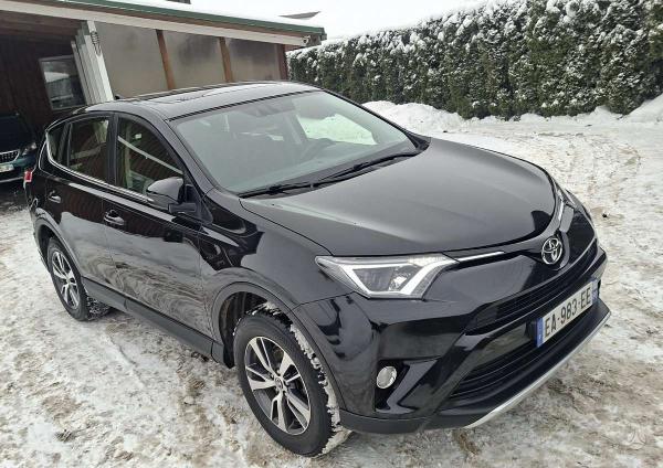 Black Toyota RAV4 2016 in Kaunas, with an engine capacity of 2.00 L and mileage of 188 thousand km for 12750 €, photo 2 on AUTOMOTO.COM.LV
