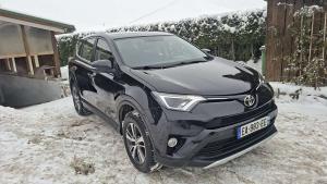 Black Toyota RAV4 2016 in Kaunas, with an engine capacity of 2.00 L and mileage of 188 thousand km for 12750 €, photo 15 on AUTOMOTO.COM.LV