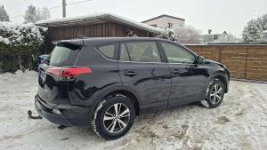 Black Toyota RAV4 2016 in Kaunas, with an engine capacity of 2.00 L and mileage of 188 thousand km for 12750 €, photo 16 on AUTOMOTO.COM.LV
