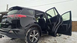 Black Toyota RAV4 2016 in Kaunas, with an engine capacity of 2.00 L and mileage of 188 thousand km for 12750 €, photo 17 on AUTOMOTO.COM.LV