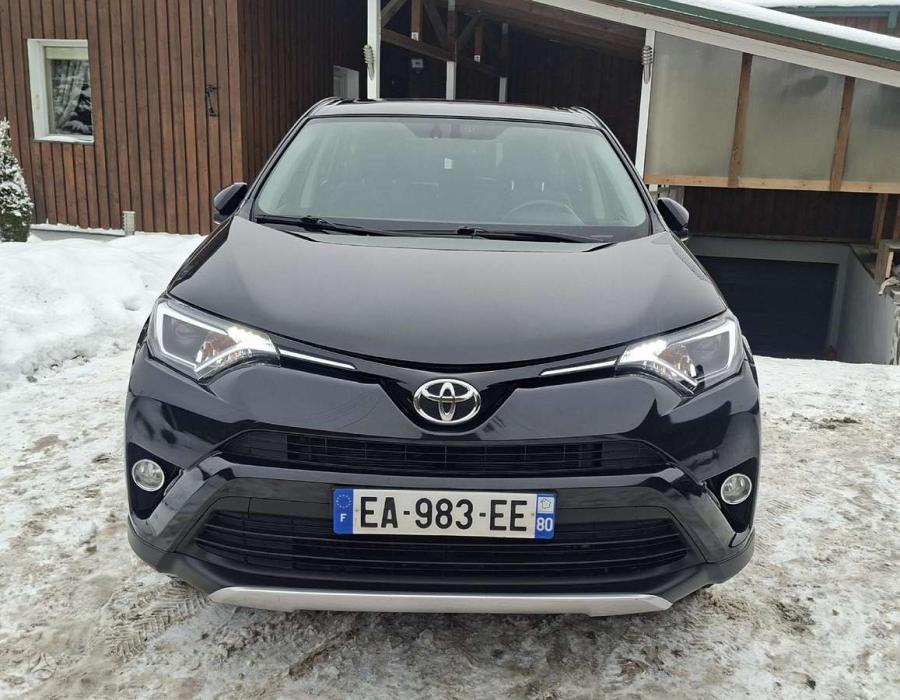 Black Toyota RAV4 2016 in Kaunas, with an engine capacity of 2.00 L and mileage of 188 thousand km for 12750 €, photo 38 on AUTOMOTO.COM.LV