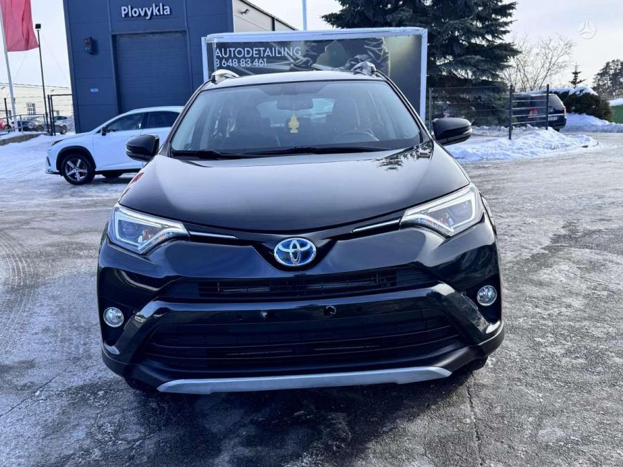 Melns Toyota RAV4 2016 Viļņa, ar dzinēja tilpumu 2.49 L un nobraukumu 205 tūkst. km par 17350 €, foto 2 vietnē AUTOMOTO.COM.LV
